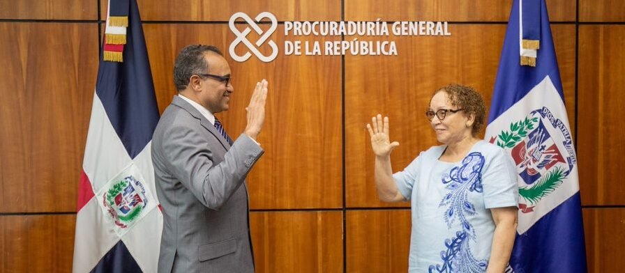 Procuradora Miriam Germán Brito juramenta nuevo inspector general del ...