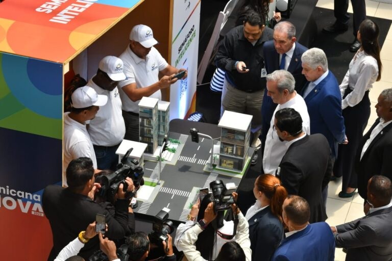 Abinader anuncia Estrategia Nacional de Inteligencia Artificial - Por ...