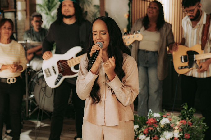 Naomi Almonte presenta su perfecto "Arquitecto" - Por la Línea