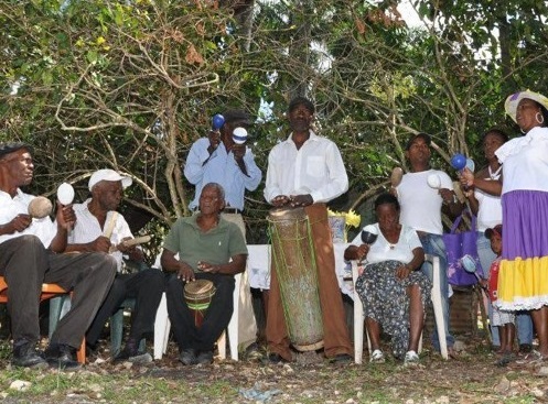 Villa Mella, cuna de tradiciones y motor comunitario - Por la Línea